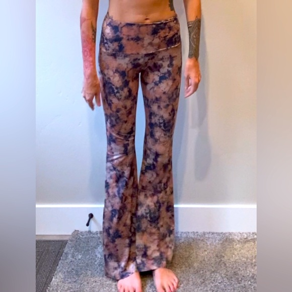 Onzie | Pants & Jumpsuits | Onzie Flare Bell Bottom Pants Sz M Yoga ...